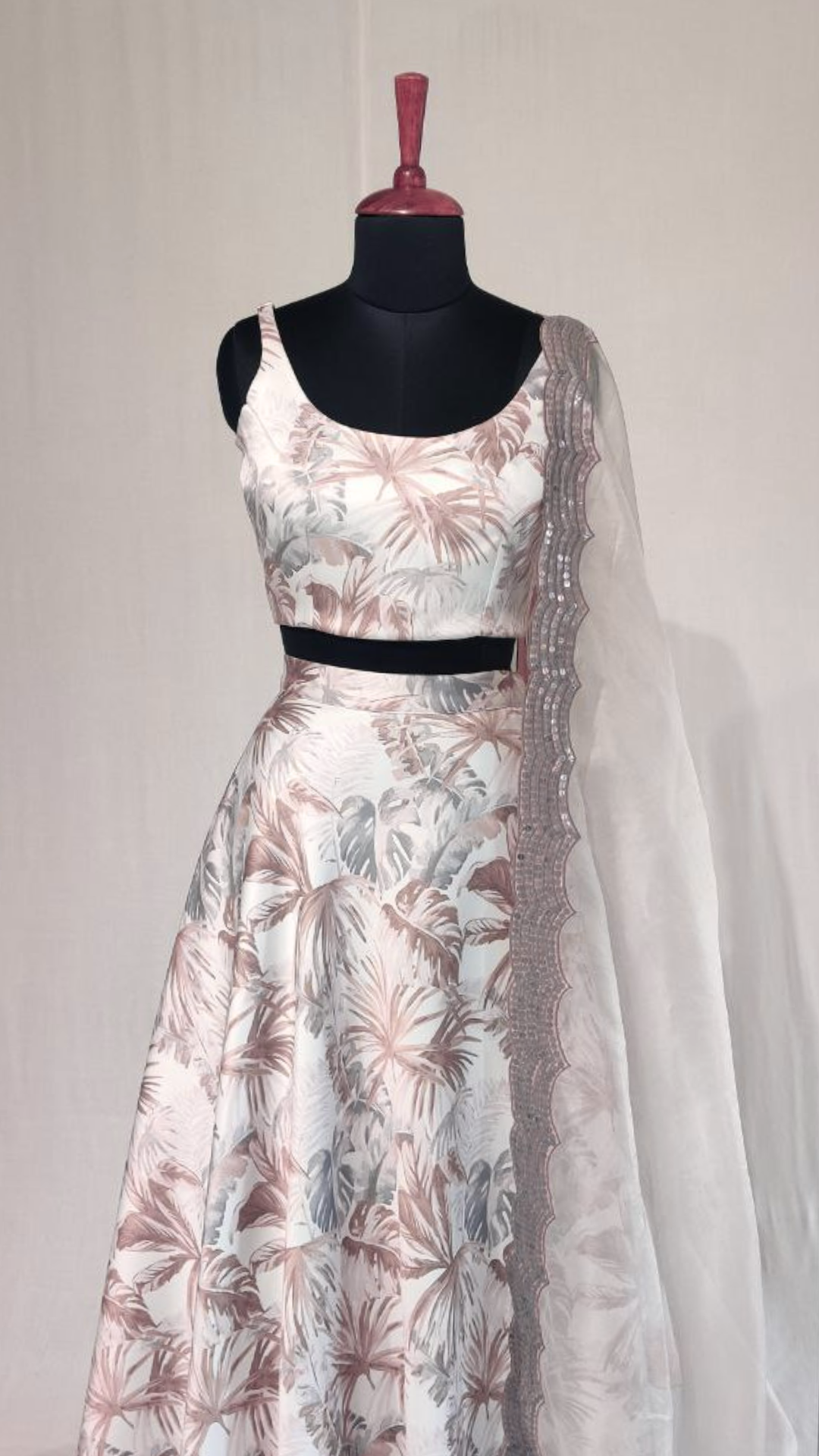 TROPICAL FOWNA NUDE – milk design shop